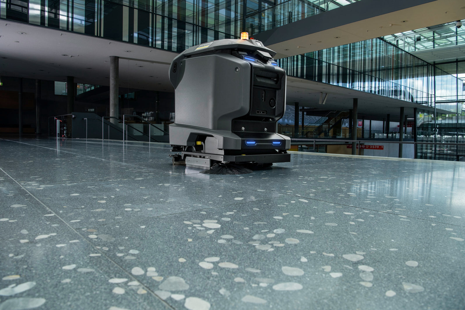 Karcher Professional Autonomous Robotic Scrubber Drier KIRA B50 ...